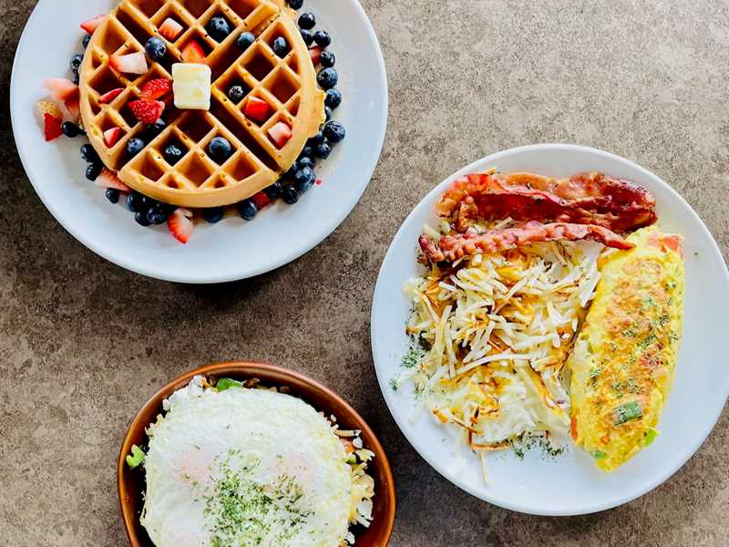 Breakfast Served All Day | Les Cafe Pancake House